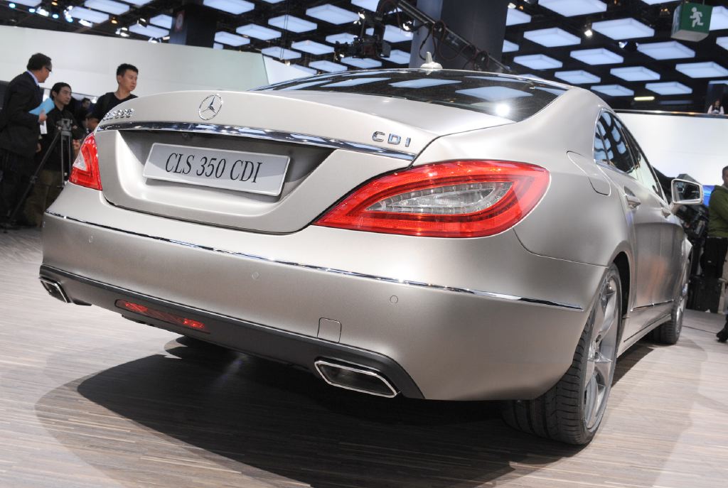 2010巴黎車展：Mercedes-Benz CLS 2012 更有型 ： 香港第一車網 Car1.hk