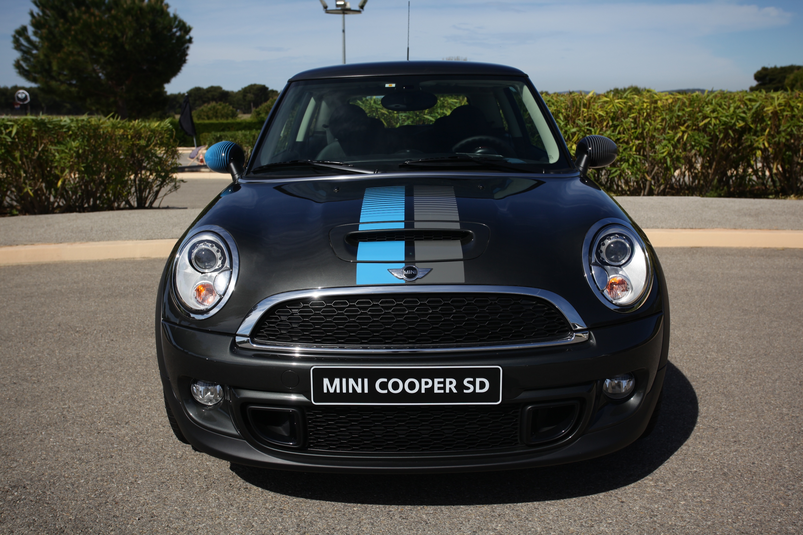 法國第 4 屆 MINI UNITED 2012 三萬 mini 車迷打破記錄 ： 香港第一車網 Car1.hk