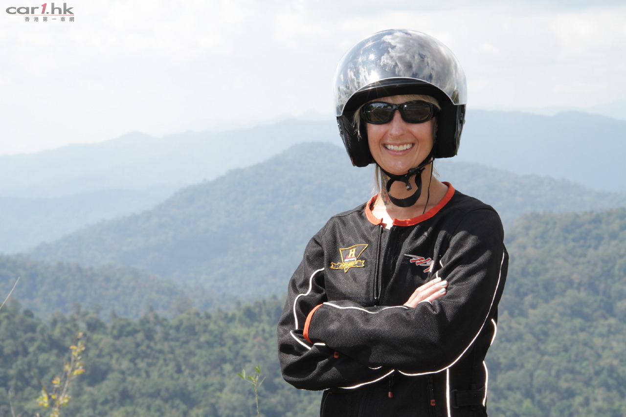 《鐵騎尋勝》美女電單車遊天下 - Car1.hk