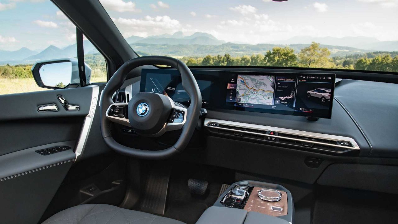 一鍵變車色！劇院螢幕！BMW iX M60 2022 年 1 月 CES 展值得期待 - Car1.hk