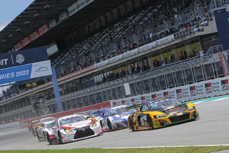 B-Quik Absolute Racing 車隊奪得泰國超級系列賽首個冠軍獎盃 - Car1.hk