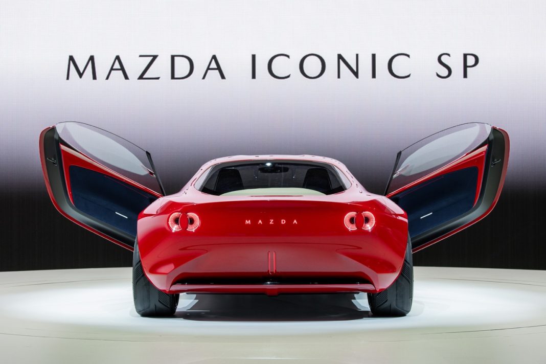 【世界初公開】MAZDA ICONIC SP 雙轉子引擎跑車可玩氫氣 - Car1.hk